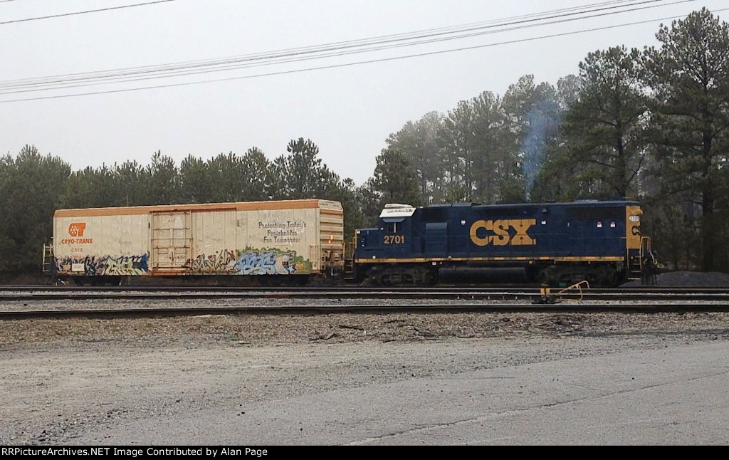 CSX GP38-2 2701 smokes it up